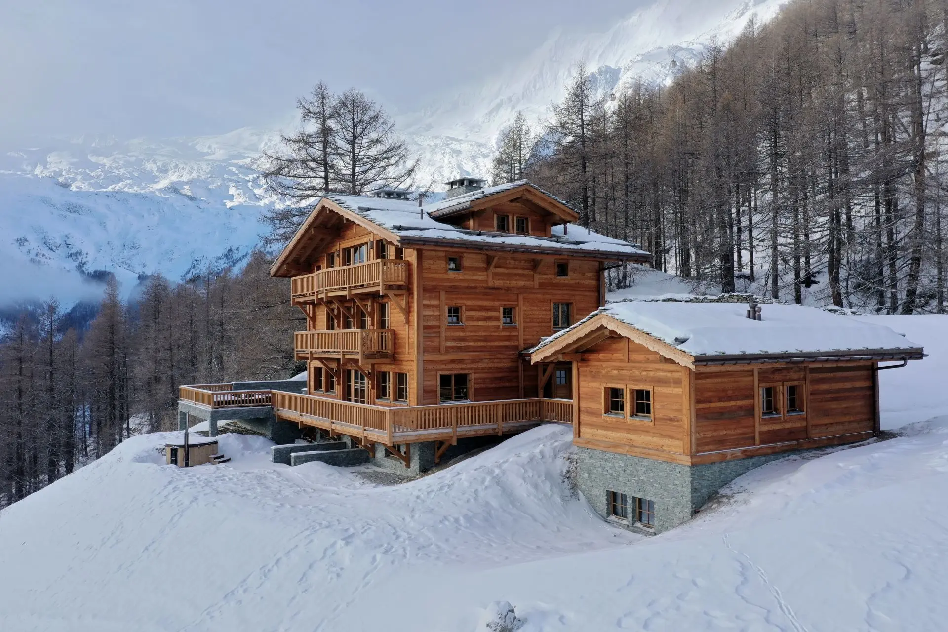 Top 10 Mountain Chalets with Private Chefs and Spas